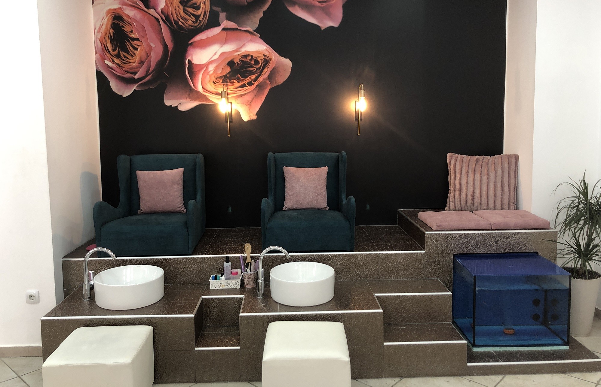 Από 4,90€: Μανικιούρ-Πεντικιούρ, Gel-Acrygel, Fish Spa | Αμπελόκηποι